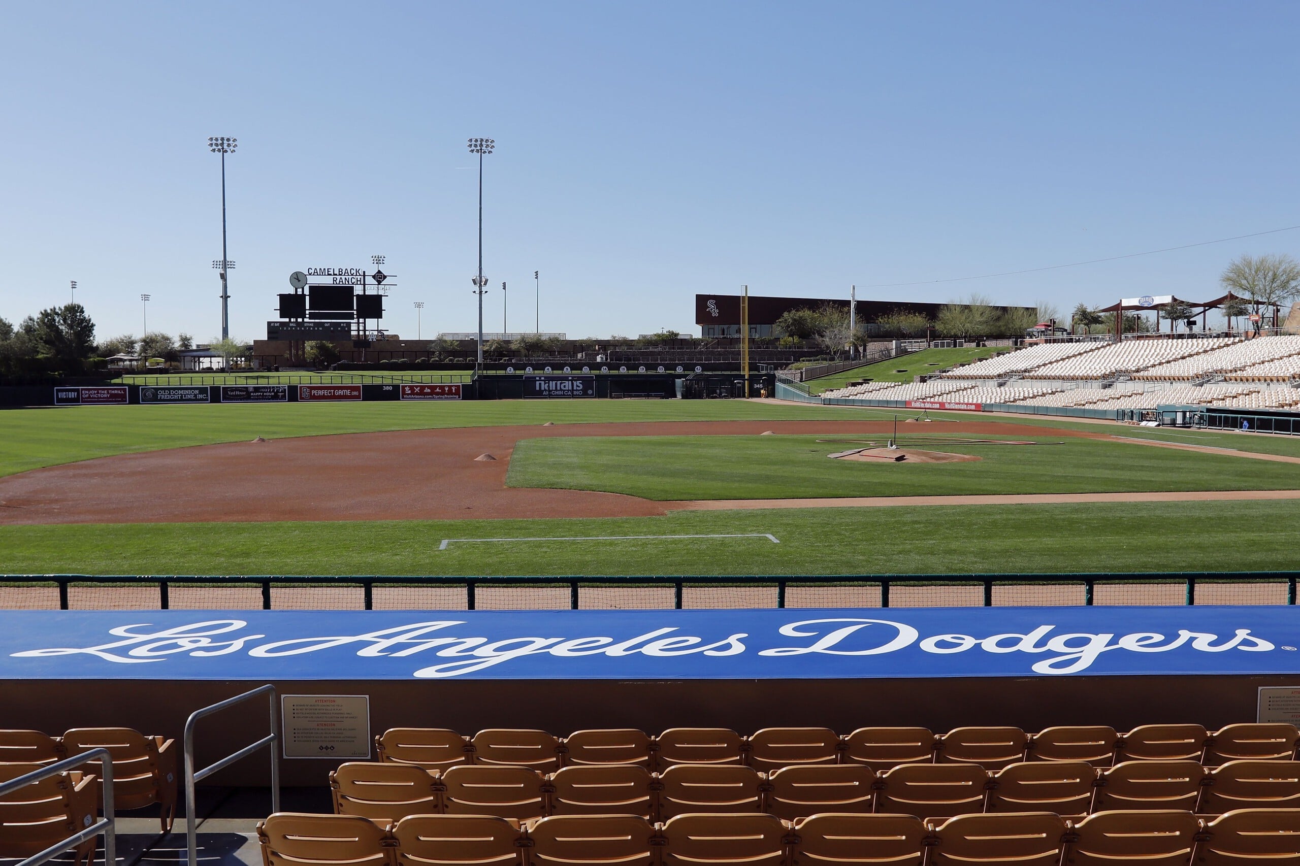 Les Dodgers ouvrent le Dodger Stadium et leur centre d'entraînement ...