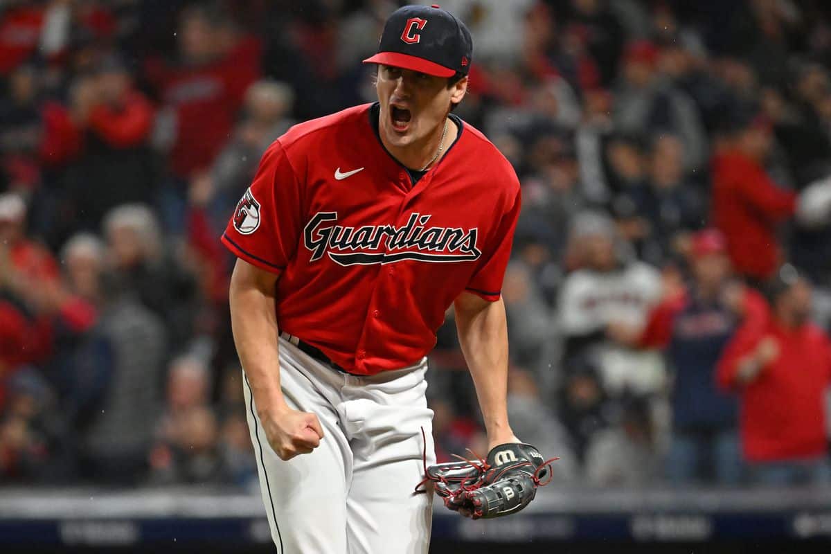 MLB en bref : Cal Quantrill représentera le Canada | Adam Duvall encore ...